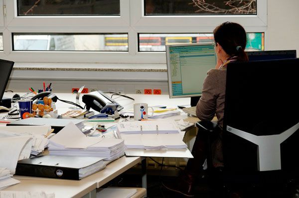 Requisitos para ser asistente de Dirección: funciones, sueldo y centros.